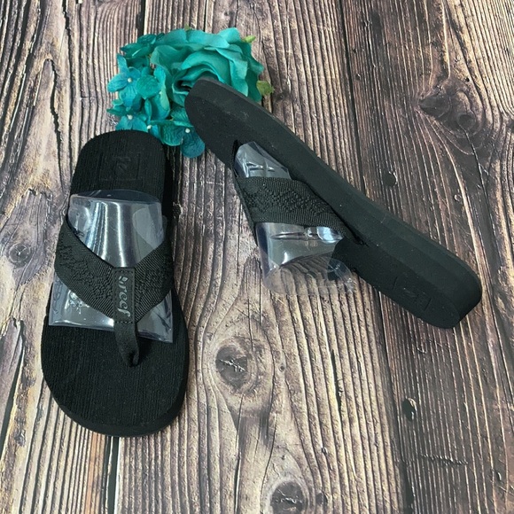 Reef | Shoes | Reef Sandy Thong Sandals | Poshmark